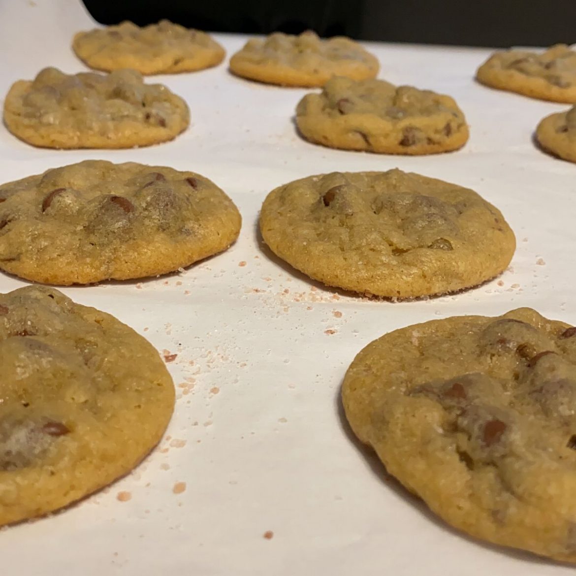 Mom’s Famous Easy Chocolate Chip Cookies – Kitch Me Now